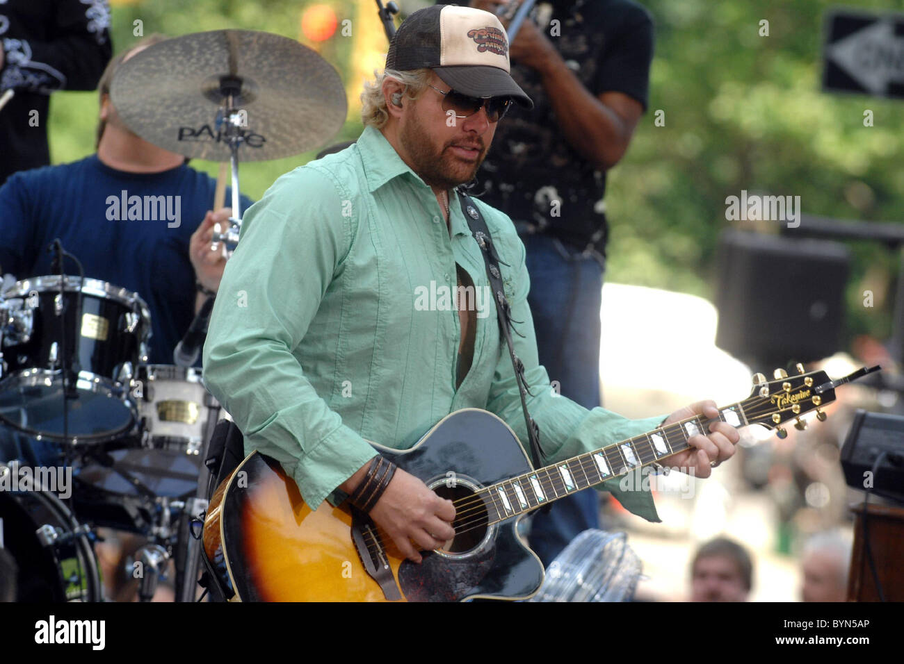 Toby Keith performs on CBS ' The Early Show ' Summer Concert series New ...