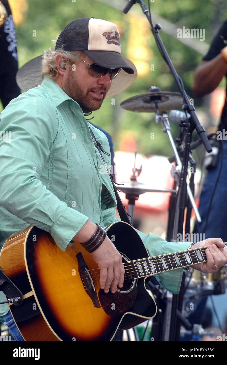 Toby keith concert hi-res stock photography and images - Alamy