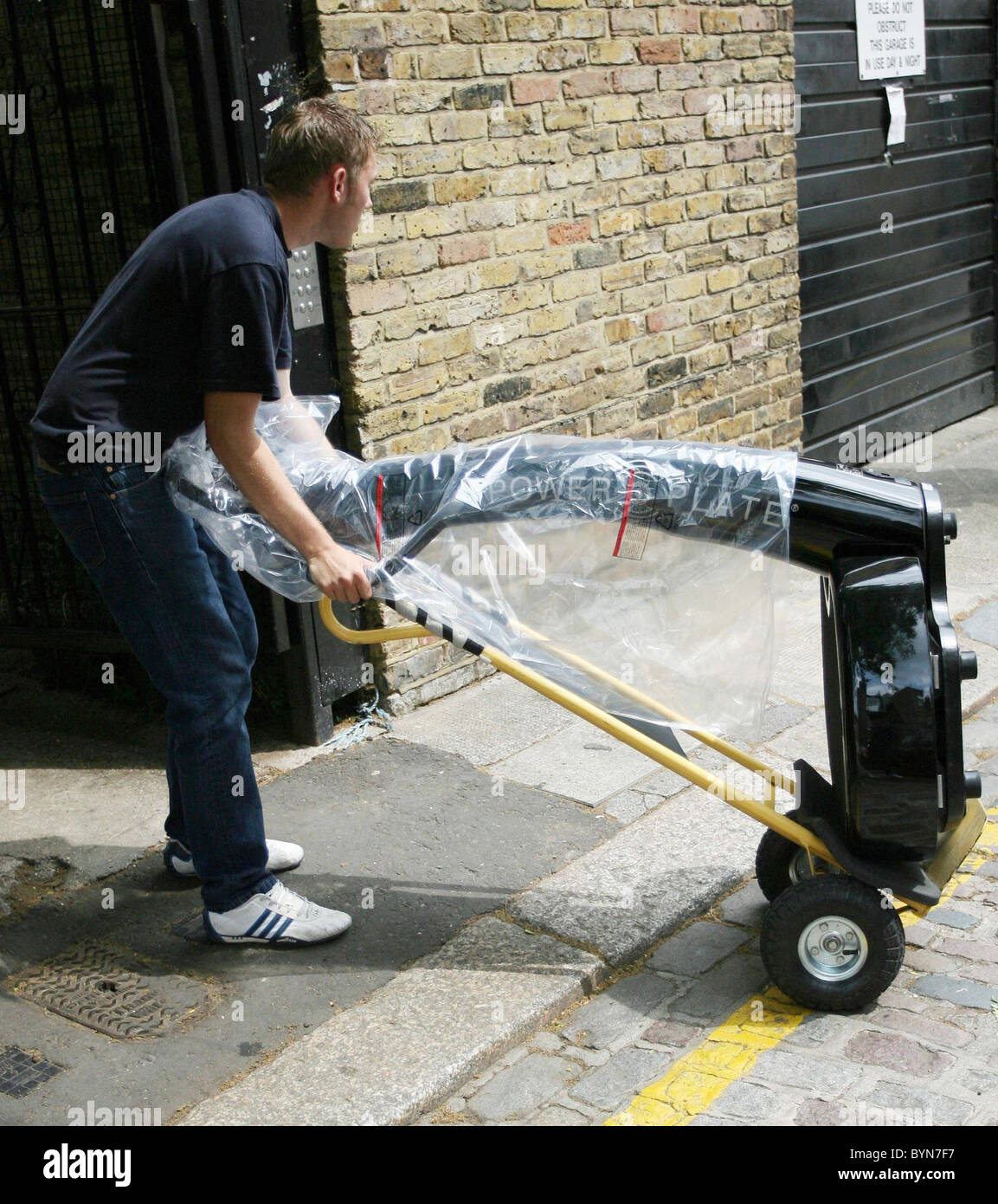 Amy Winehouse gets a Power Plate delivered to her home. The latest ...