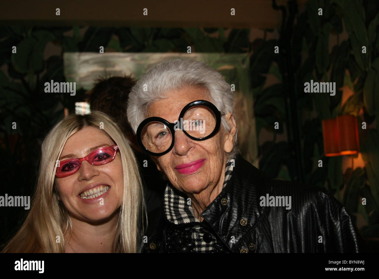 Iris apfel magazine hi-res stock photography and images - Alamy