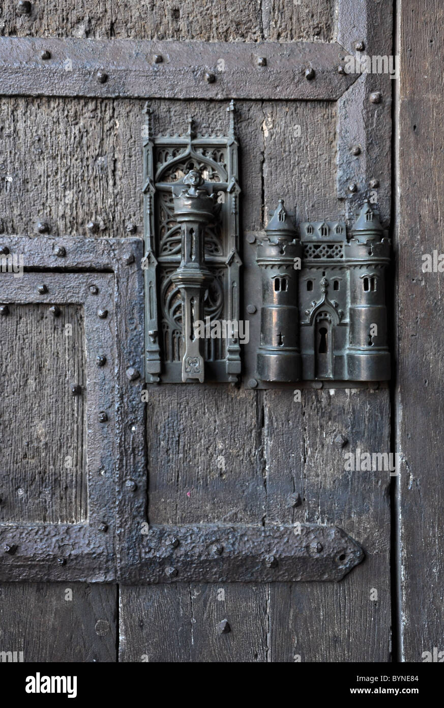 Gothic castle door hi-res stock photography and images - Alamy