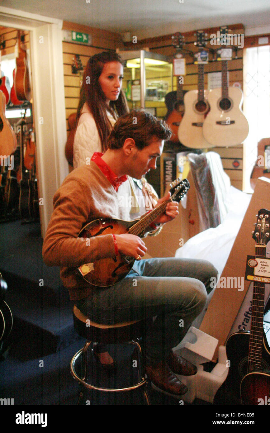 Chantelle Houghton and Samuel Preston hit The Lanes for some retail ...