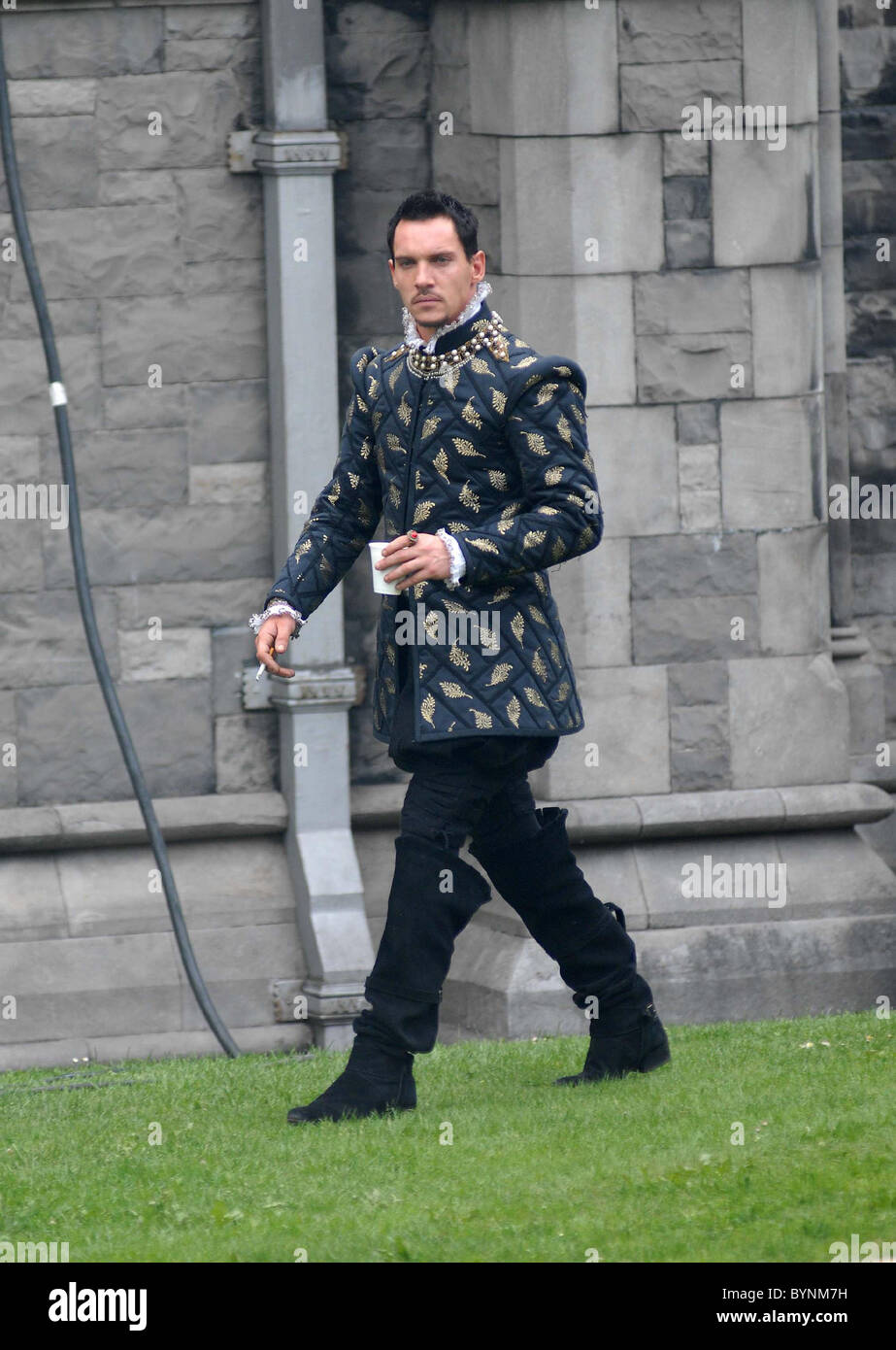 Jonathan Rhys Meyers (Henry VIII) First day of filming the second ...