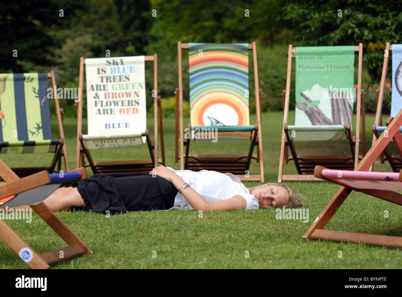 The Finishing Academy's Jill Pollitt teaches deckchair etiquette to ...