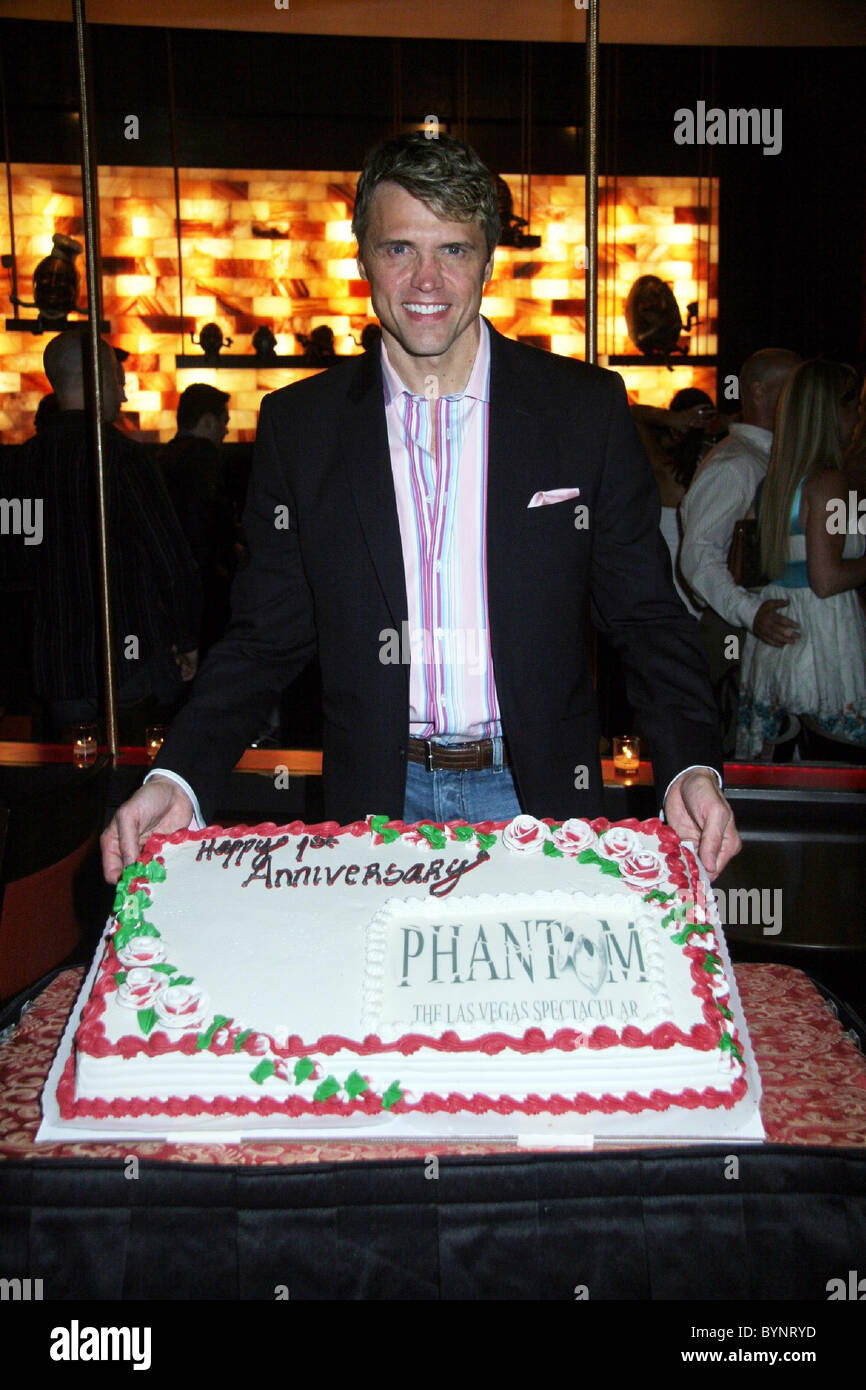 Brent Barrett 'Phantom of The Opera' celebrates it's first anniversary ...