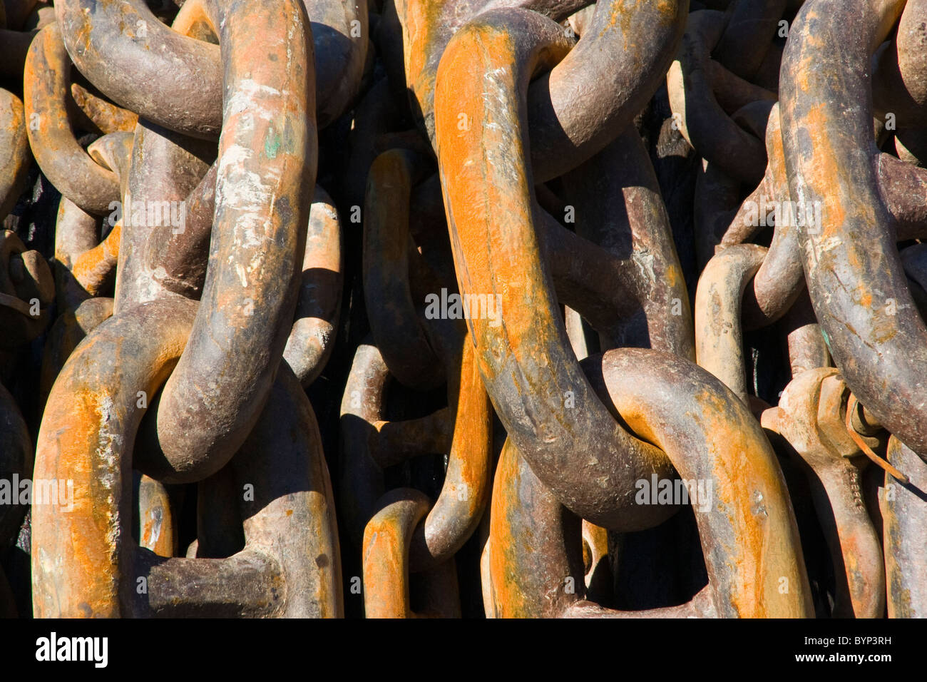 Steel chain links anchor hi-res stock photography and images - Alamy