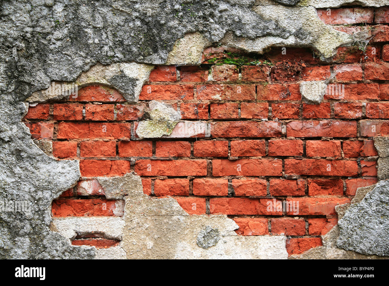 Crumbled brick wall hi-res stock photography and images - Alamy