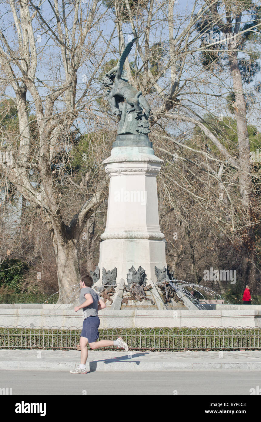 Statue of running man hi-res stock photography and images - Alamy