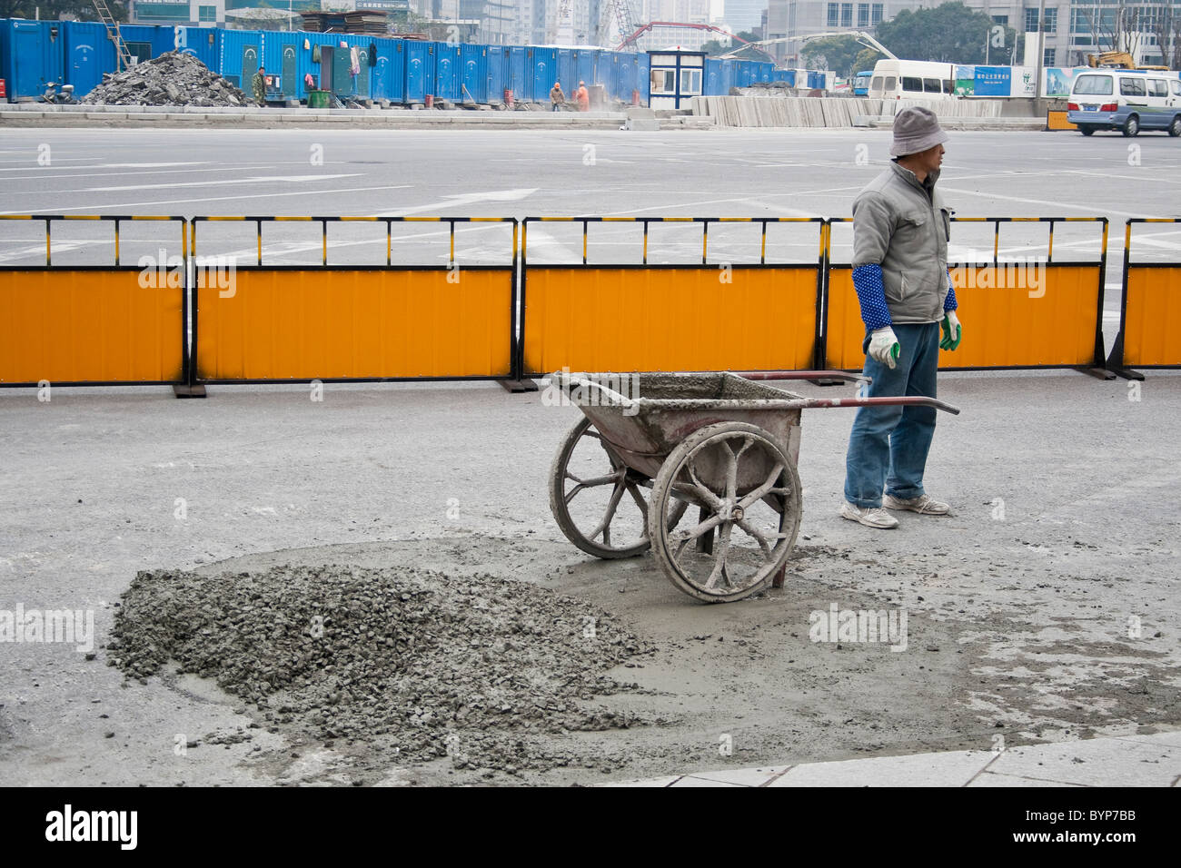 Labor at construction site Stock Photo - Alamy