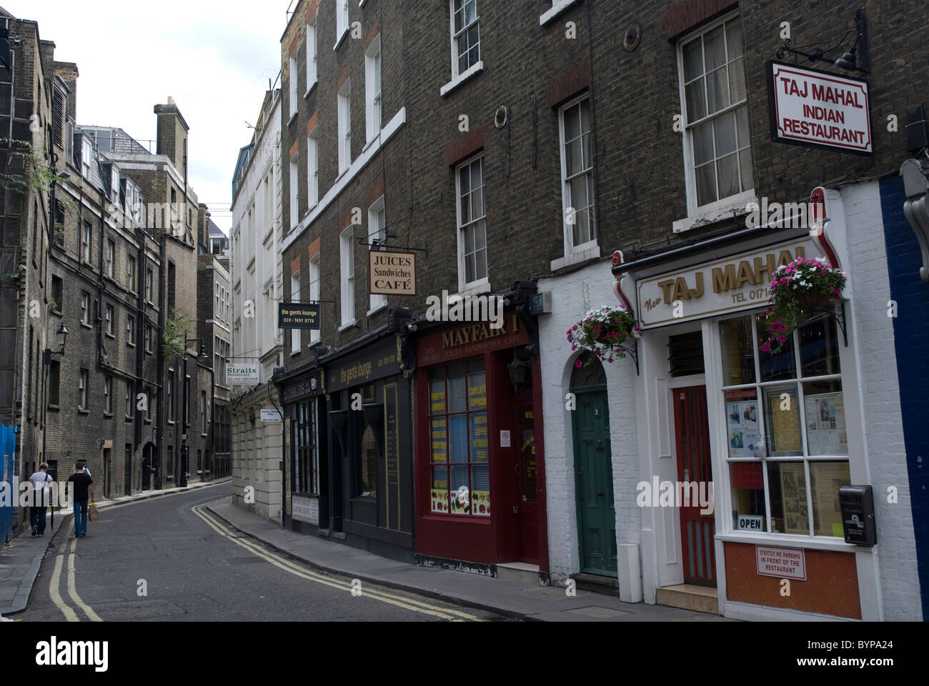 Row shops hi-res stock photography and images - Alamy