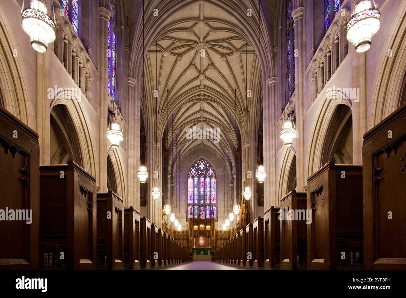 USA, North Carolina, Durham, Towering vaulted interior of Duke ...