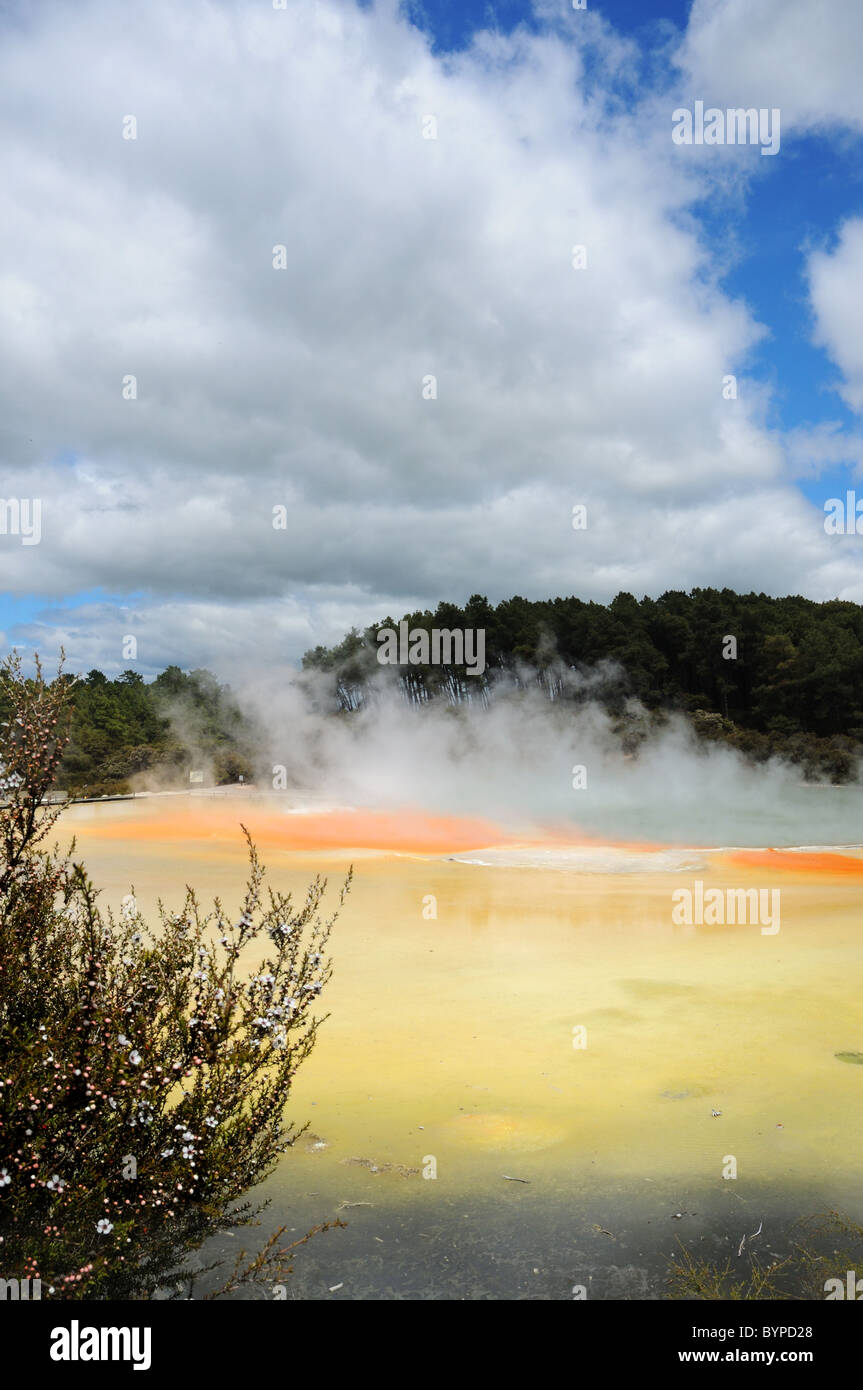 Lake taupo geothermal new zealand hi-res stock photography and images ...