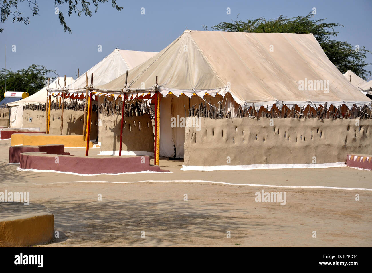 India huts tourist hi-res stock photography and images - Alamy
