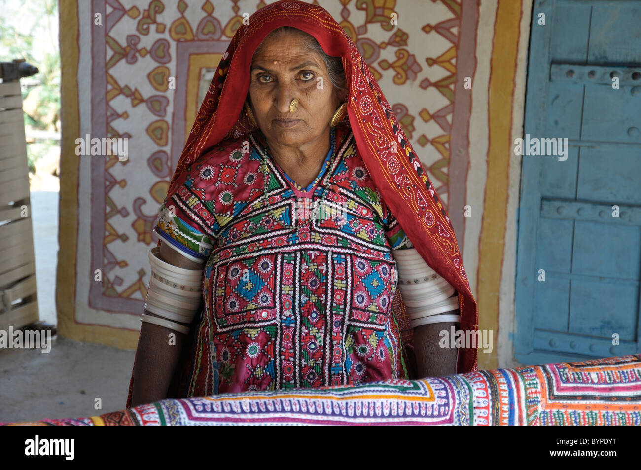Rural woman from kutch district of Gujarat, india Stock Photo - Alamy