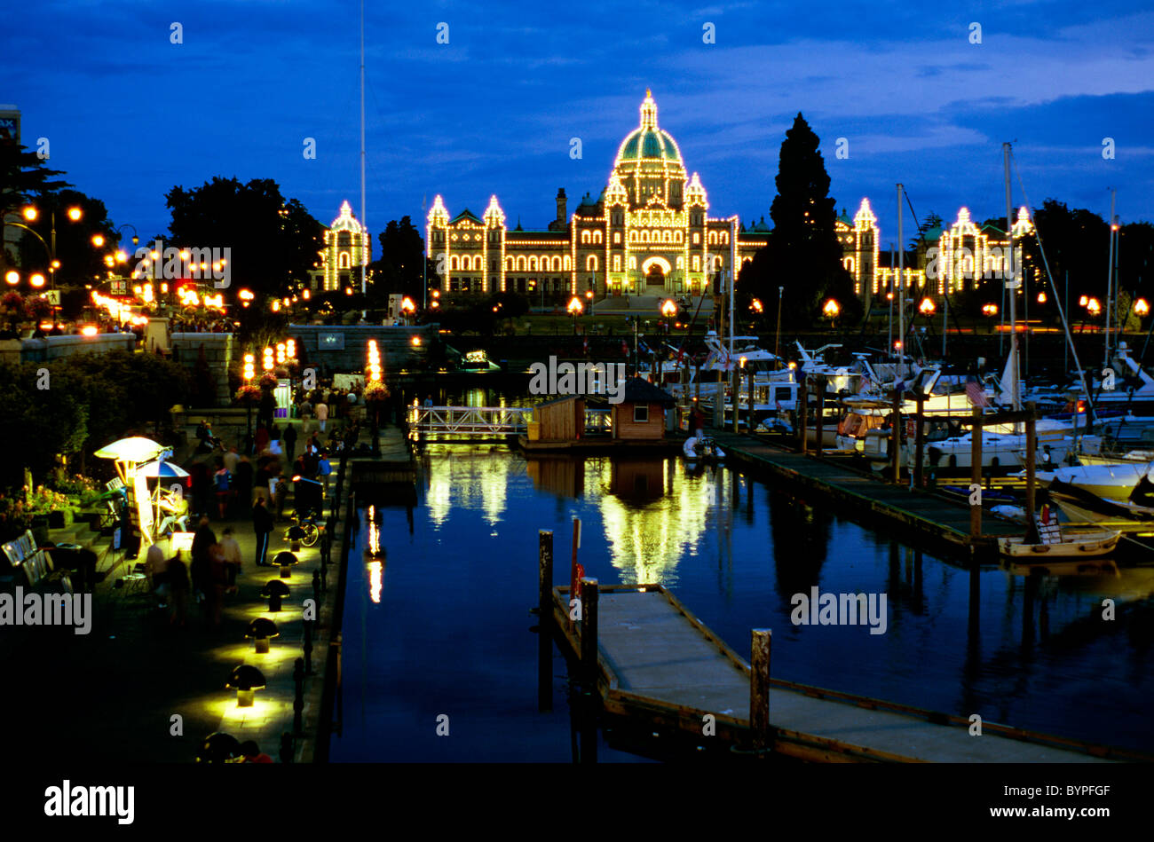 parliament waterfront at night Stock Photo - Alamy