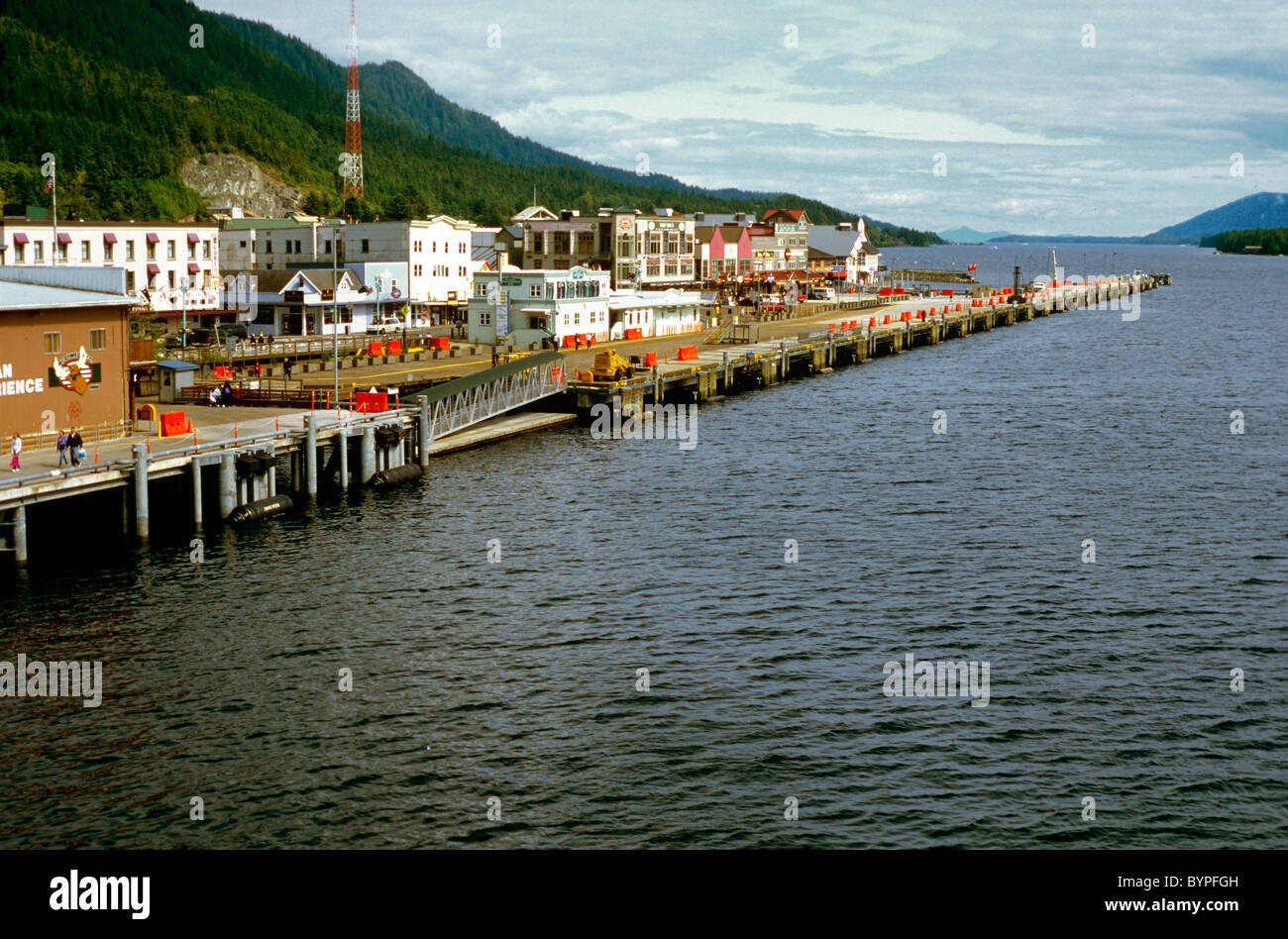 city ship dock Stock Photo - Alamy