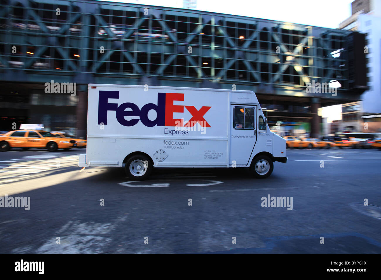 Fedex truck hi-res stock photography and images - Alamy