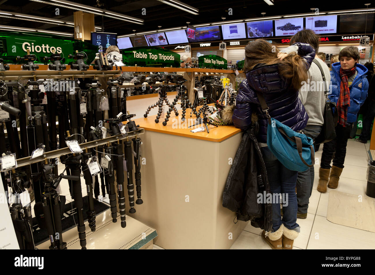 B&h photo store hi-res stock photography and images - Alamy