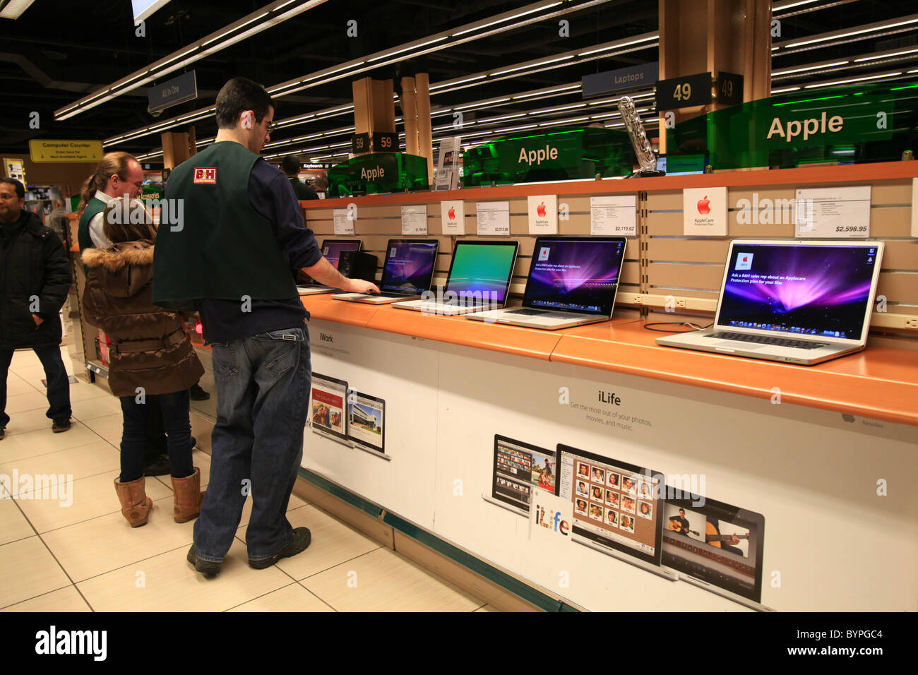 B&h store hi-res stock photography and images - Alamy