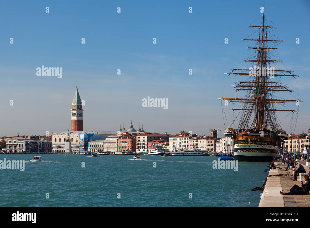 Buildings along grand canal venice hi-res stock photography and images ...