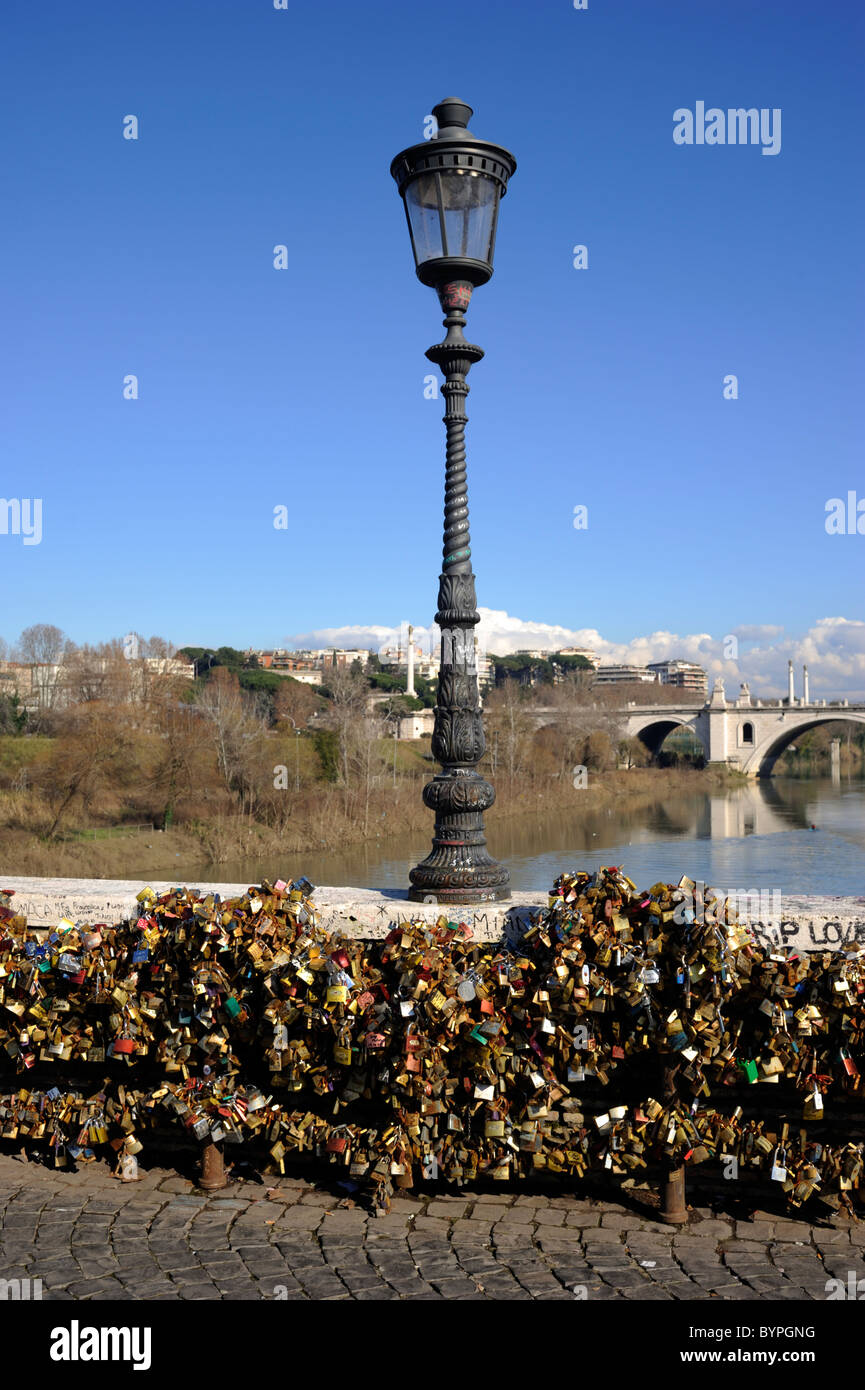 Ponte Milvio Bridge Stock Photos & Ponte Milvio Bridge Stock Images - Alamy