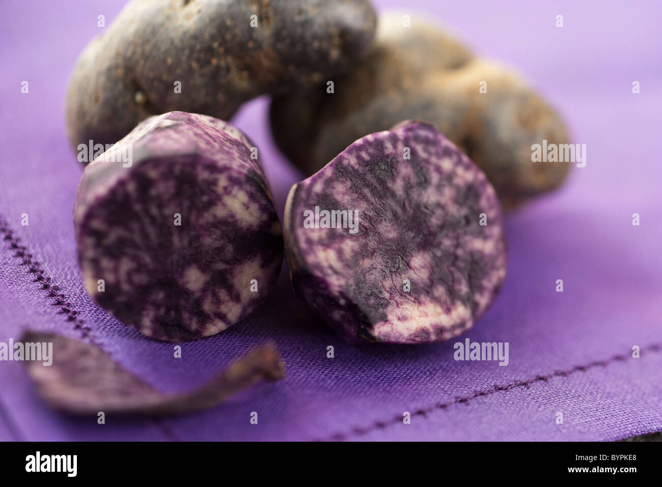 Purple potatoes hi-res stock photography and images - Alamy