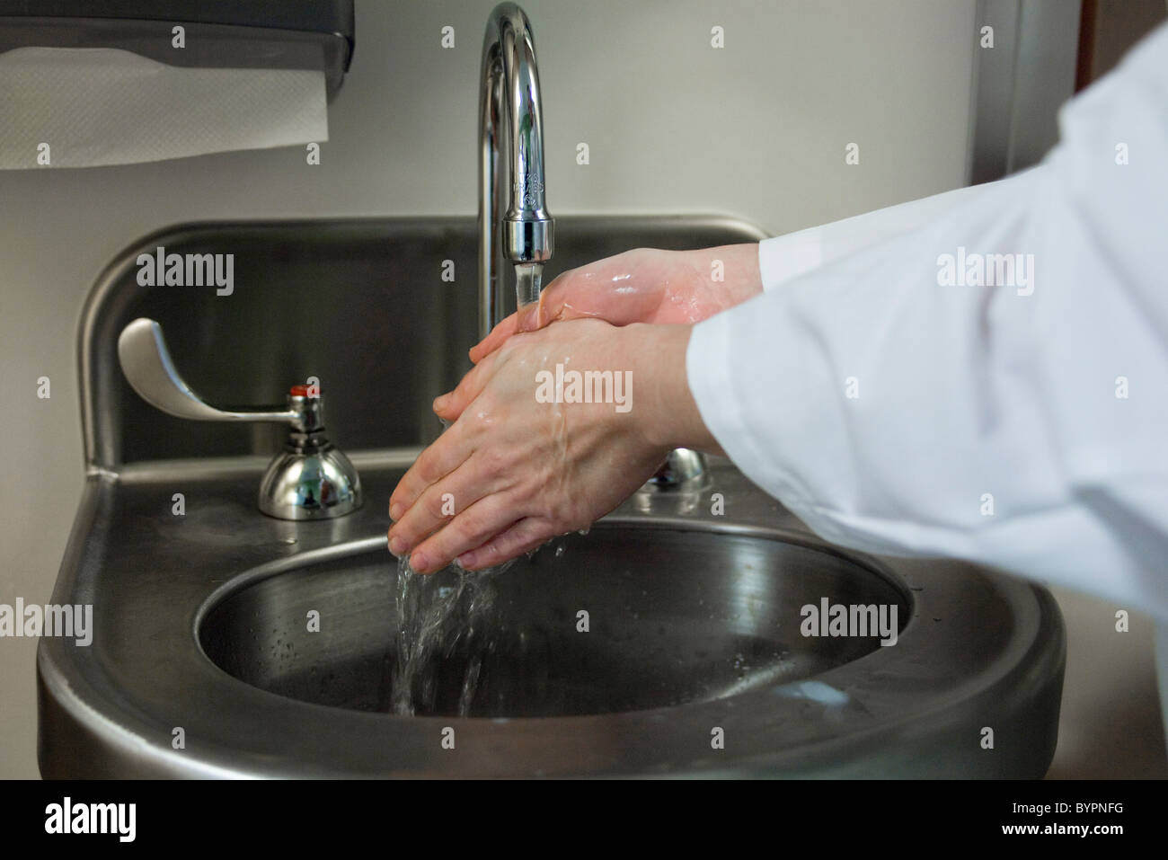 Hand sinks hi-res stock photography and images - Alamy