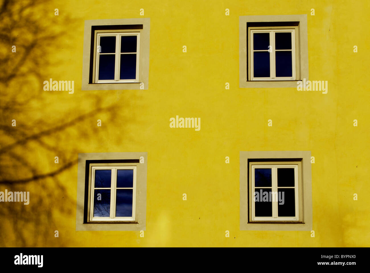 Tyrolean architecture hi-res stock photography and images - Alamy