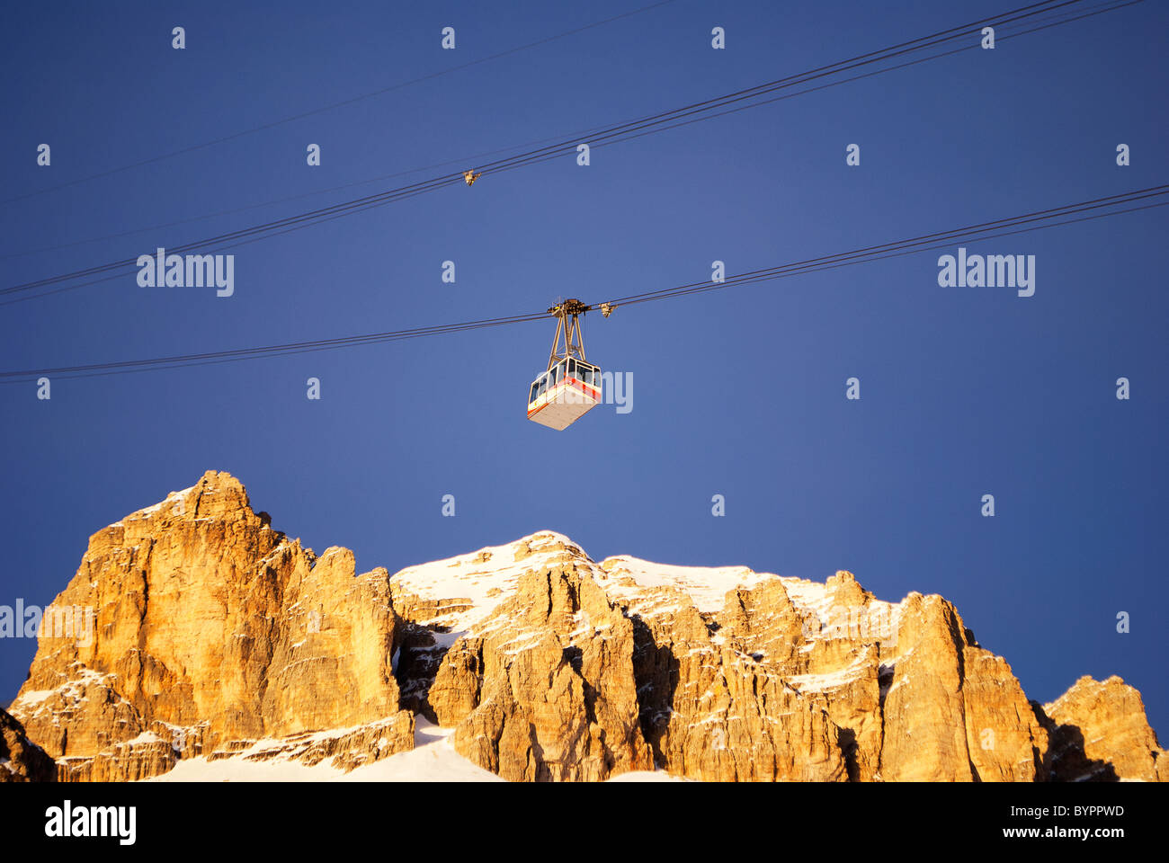 cable car in the winter to transport skiers in the Italian Alps Stock ...