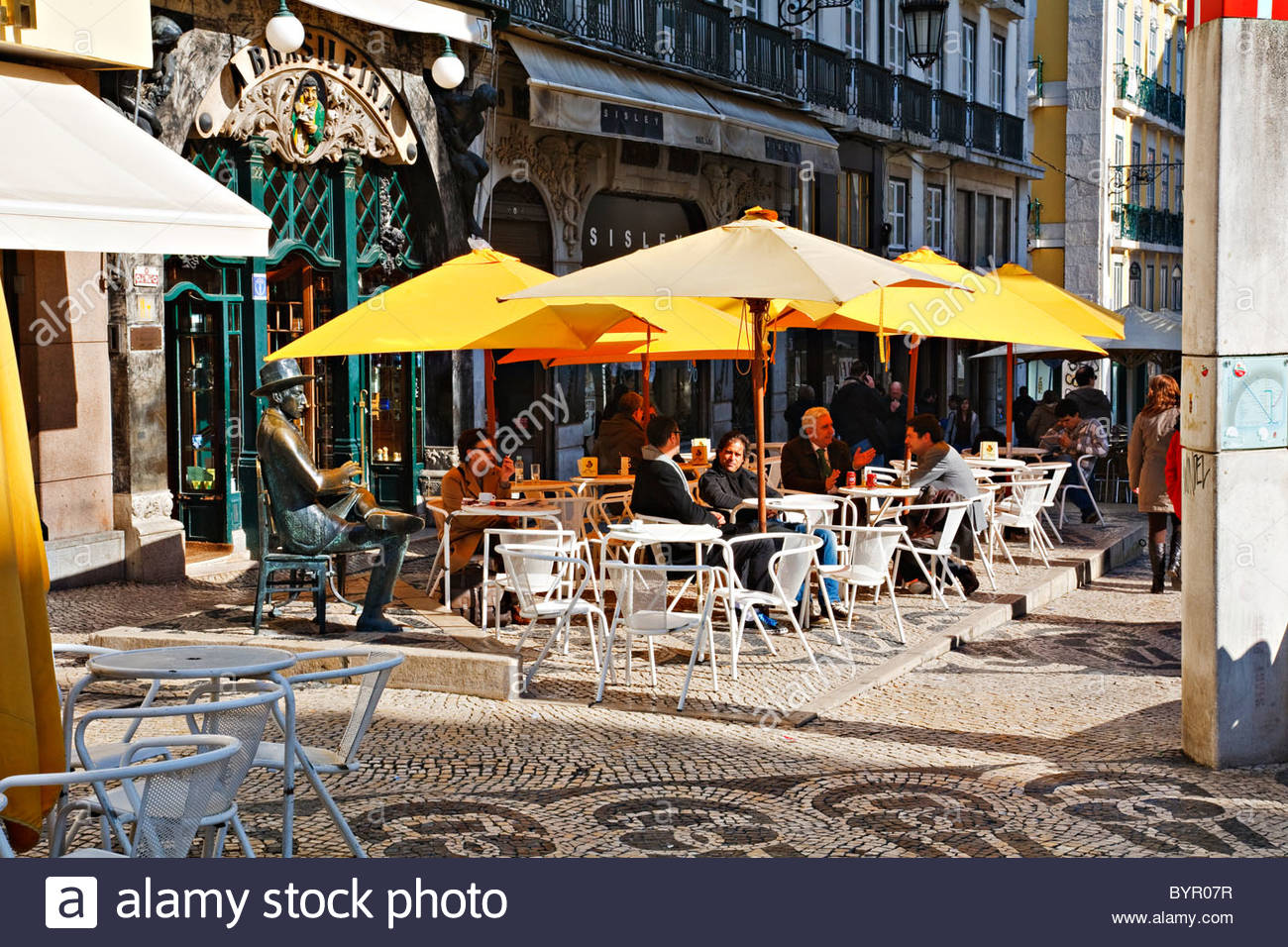 Cafe A Brasileira, Largo do Chiado, Lisbon Stock Photo: 34311195 - Alamy