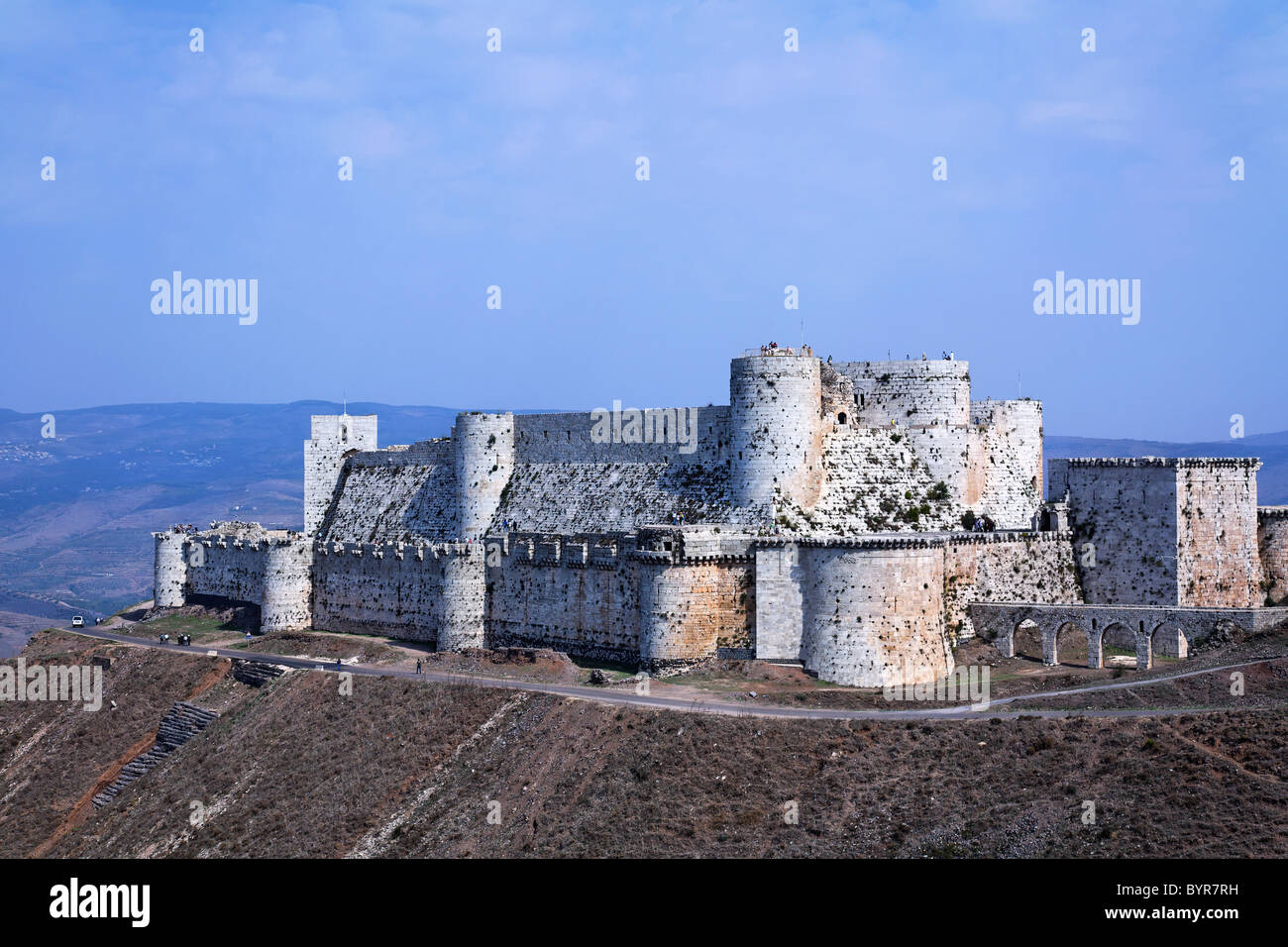 The crusader castle Krak Des Chevaliers, Syria Stock Photo - Alamy