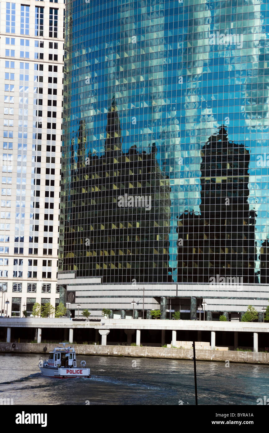 Chicago police boat hi-res stock photography and images - Alamy