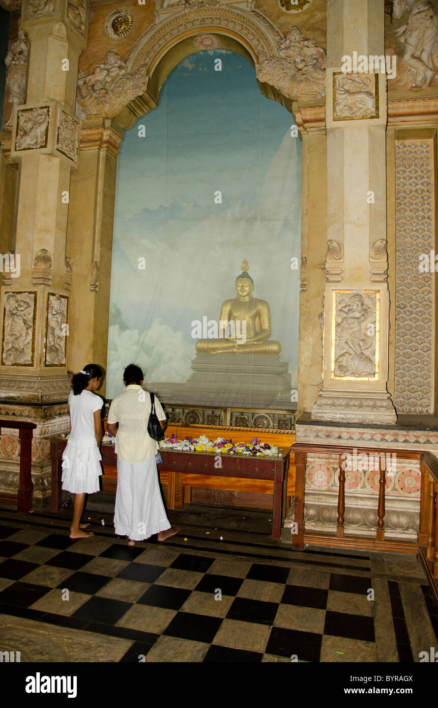 Kelaniya temple hi-res stock photography and images - Alamy