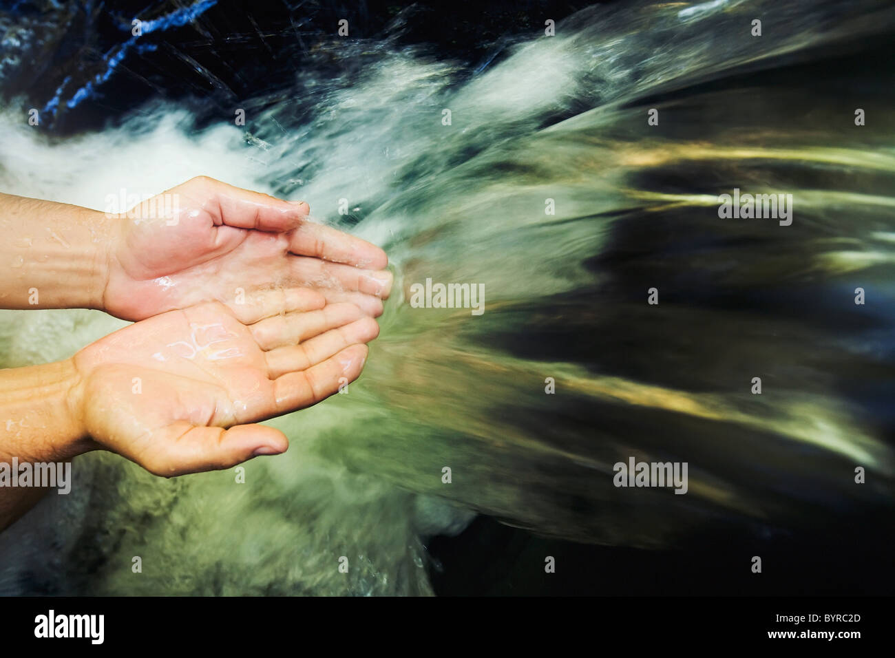 Hands splashing out of water hi-res stock photography and images - Alamy