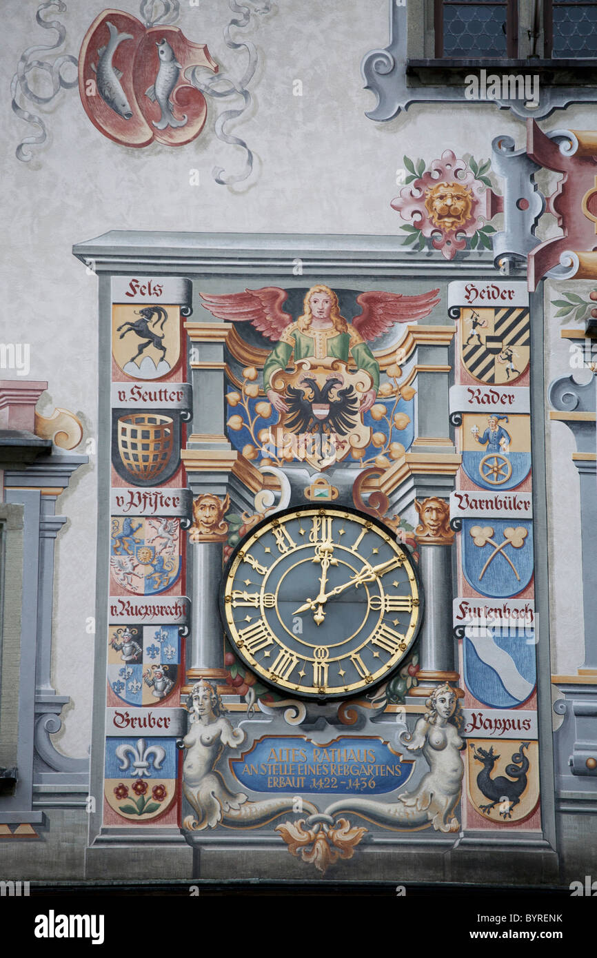 Anthropomorphic clock hi-res stock photography and images - Alamy