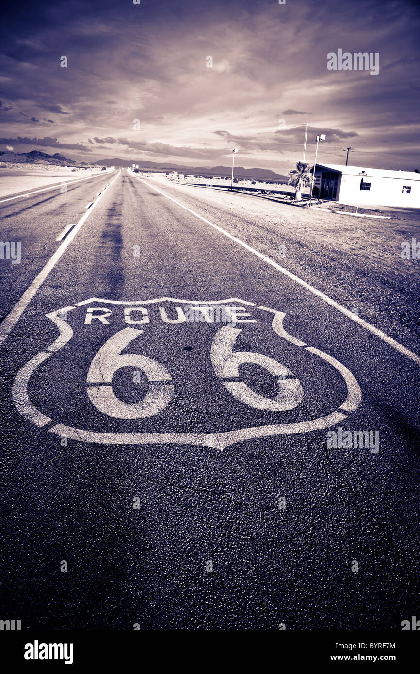 Road sign for Historic Route 66 in the California desert Stock Photo ...
