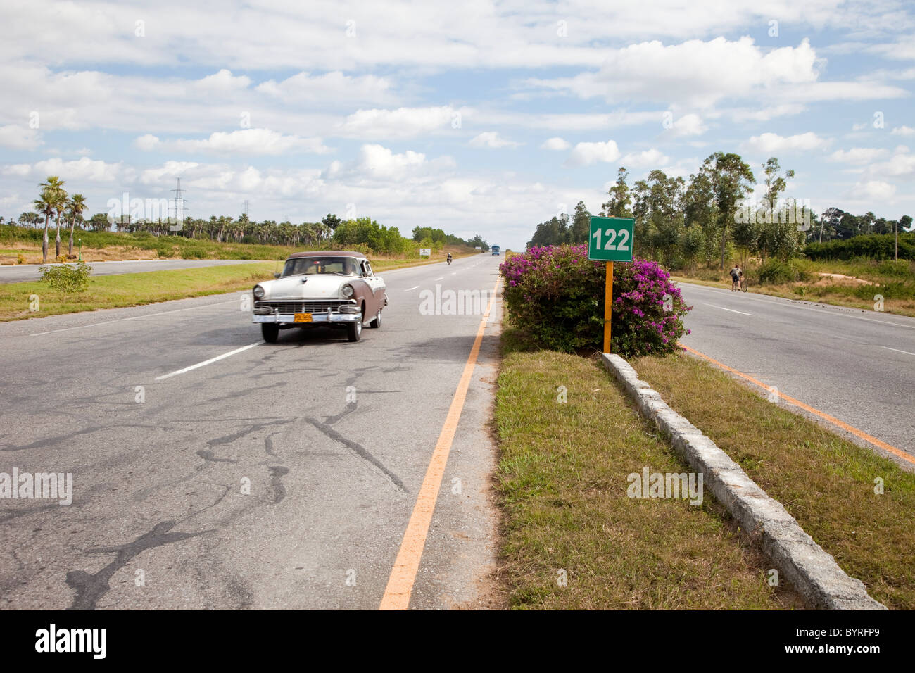 Pinar del rio road hi-res stock photography and images - Alamy