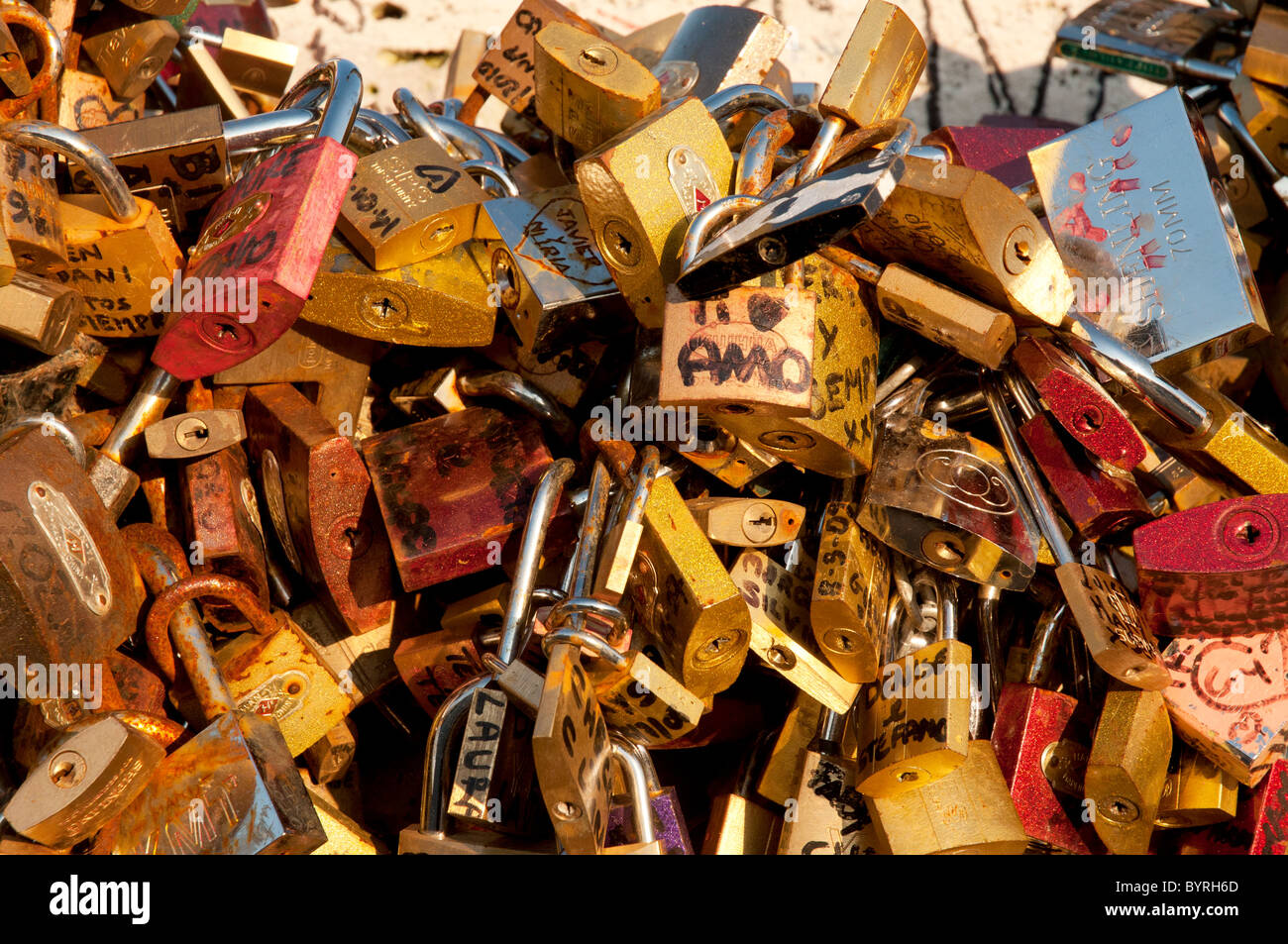 Love padlocks on Ponte Milvio, Rome, Italy Stock Photo - Alamy