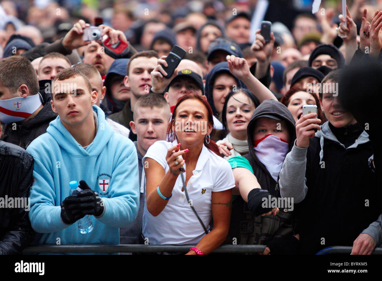 Protesters during an English defence League (EDL) rally in Luton Stock ...