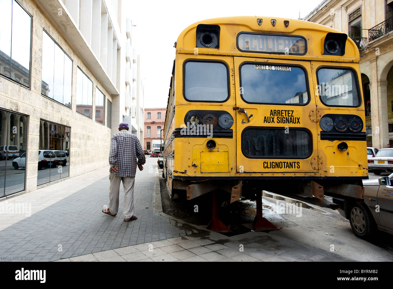 Old school bus in Havana, Cuba Stock Photo - Alamy
