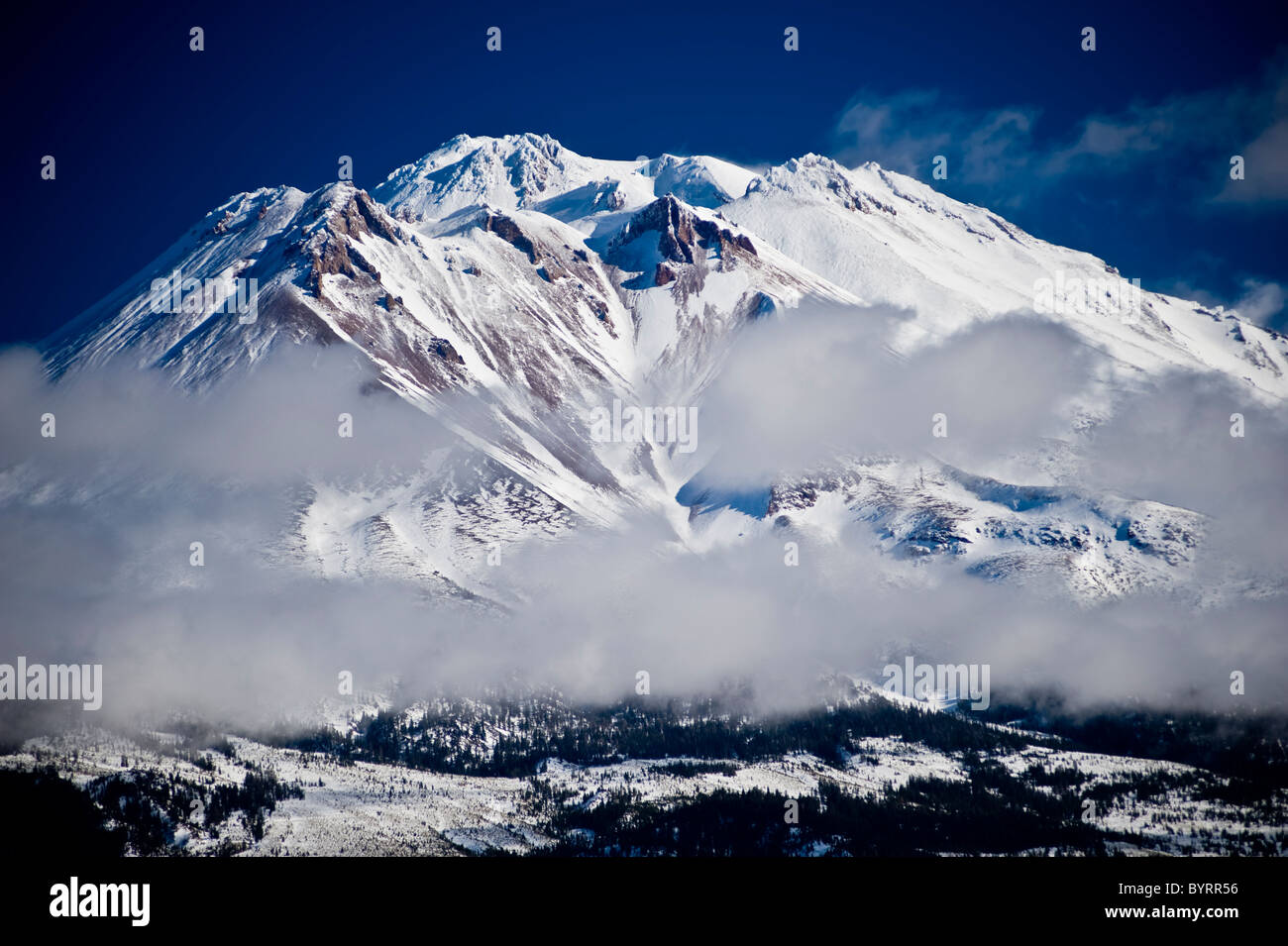 Mount shasta clouds hi-res stock photography and images - Alamy