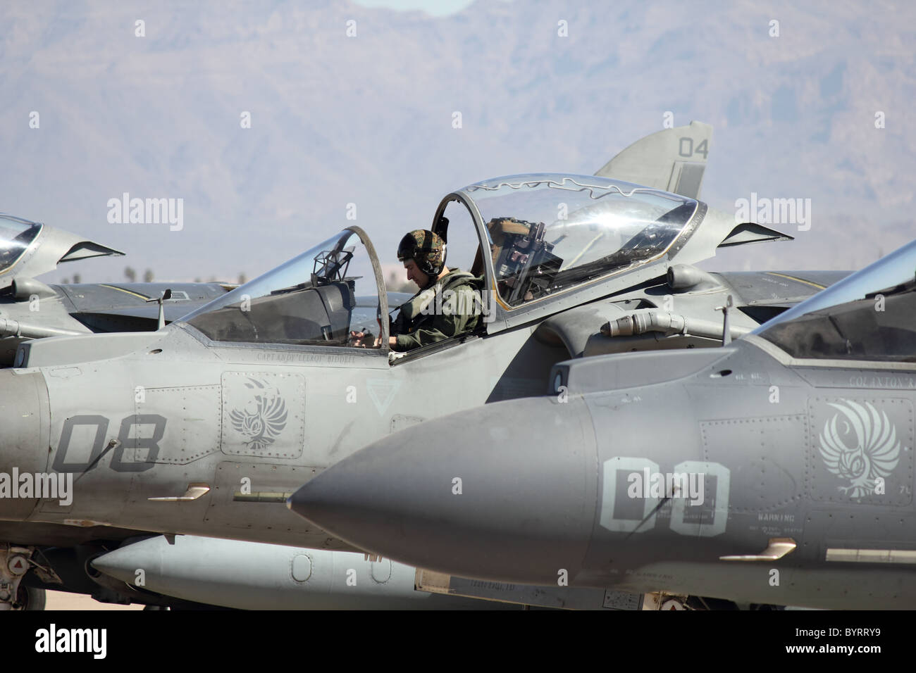 Hawker siddeley harrier vtol fighter aircraft hi-res stock photography ...