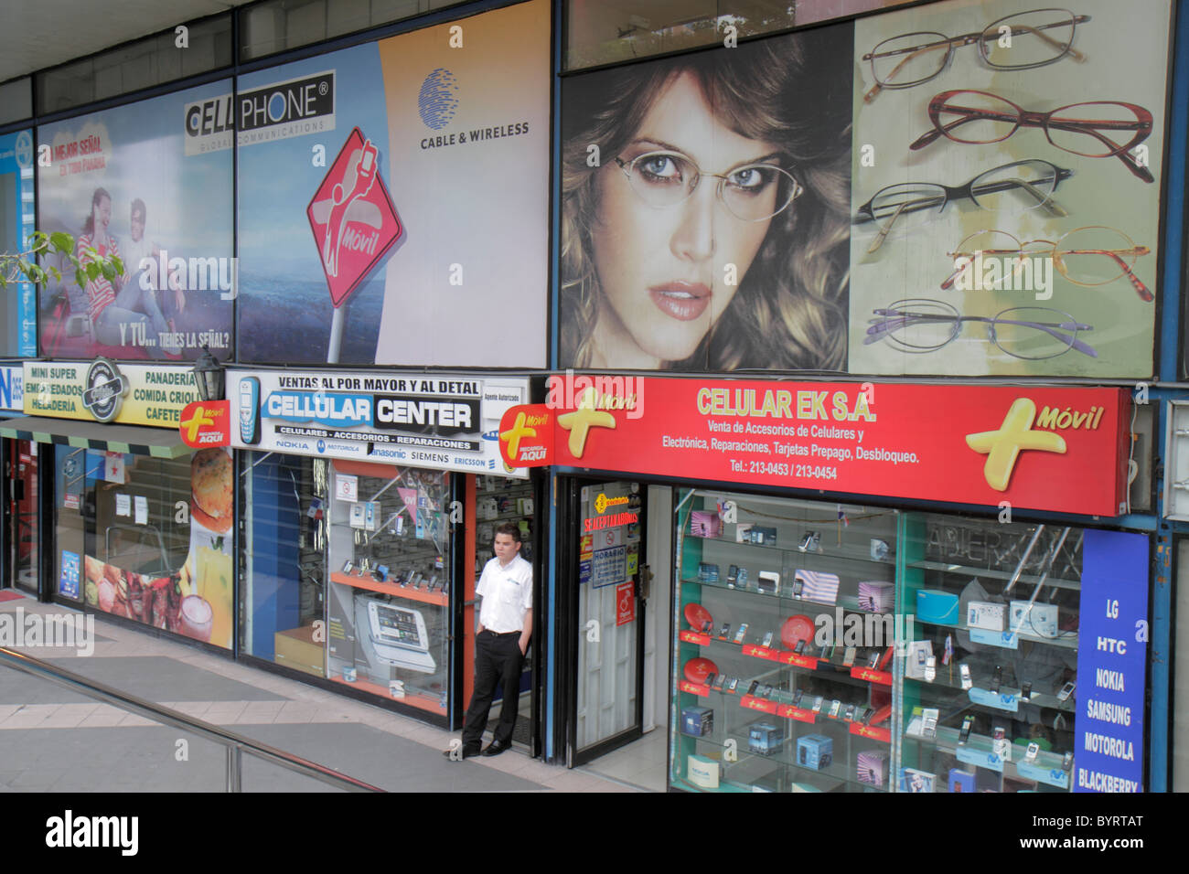 Shop sign optical center hi-res stock photography and images - Alamy