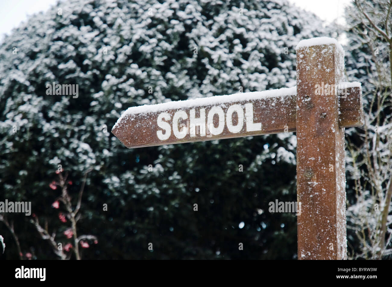 School signpost hi-res stock photography and images - Alamy