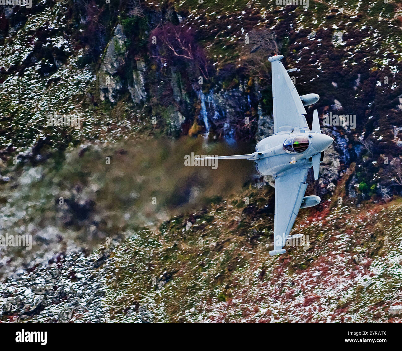 typhoon Lowe flying in north wales the mach loop they go as low as ...