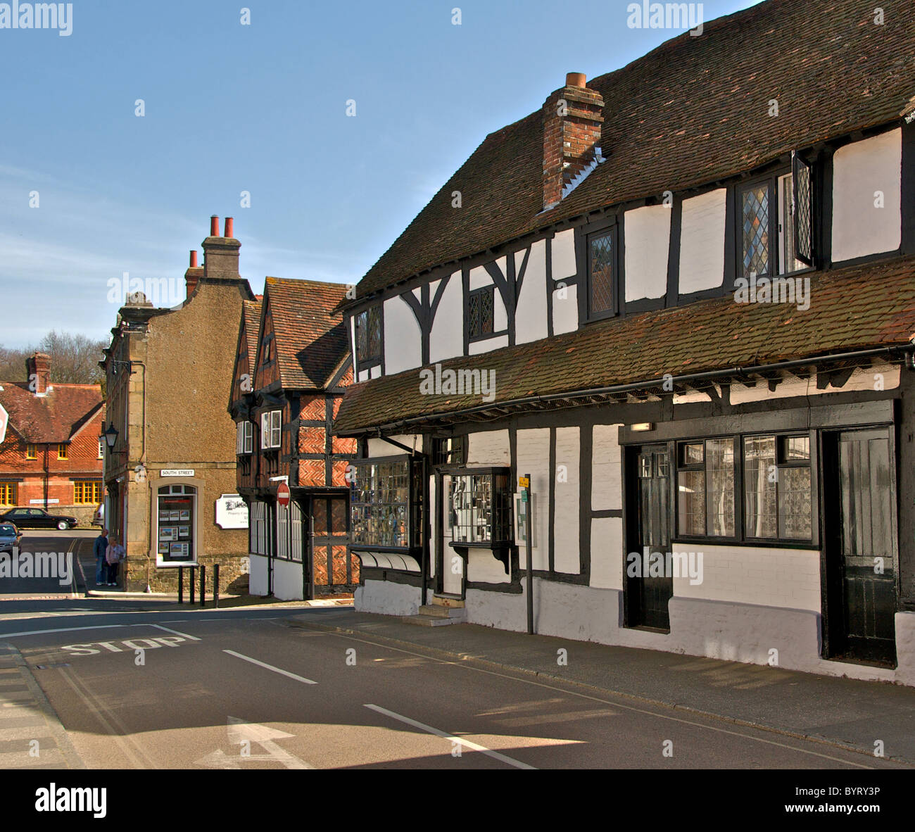 Country town street hi-res stock photography and images - Alamy