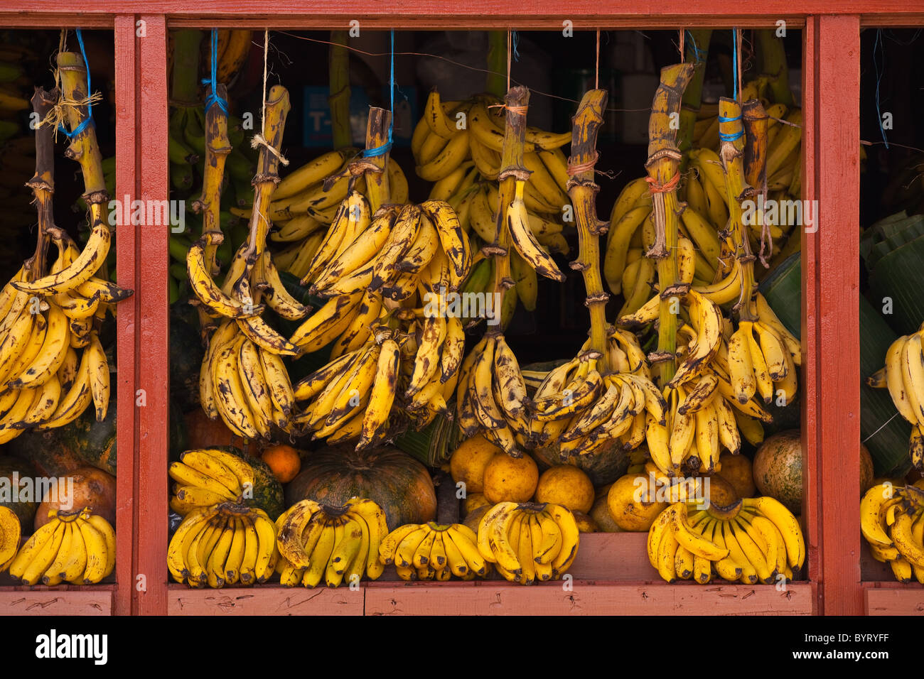 Fruit stand hi-res stock photography and images - Alamy