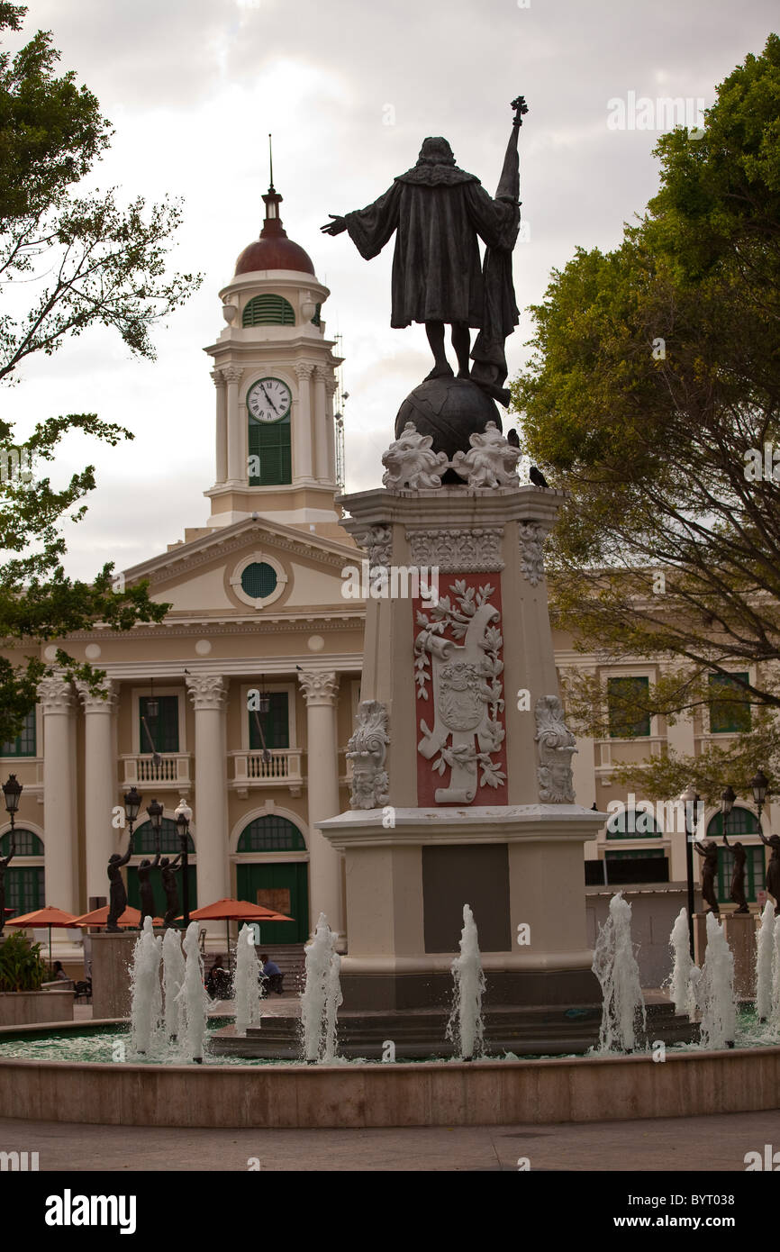 View of the Columbus statue and Alcaldia in Plaza Colon, Mayaguez ...