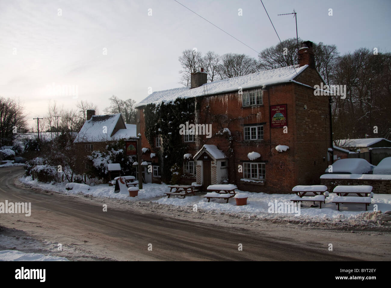 Pear tree inn hook norton hi-res stock photography and images - Alamy