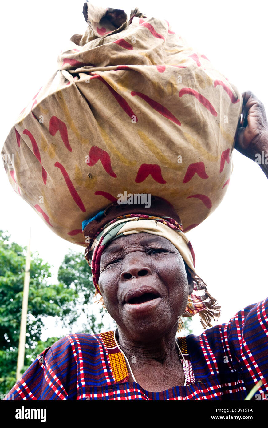 Benin nigeria woman hi-res stock photography and images - Alamy